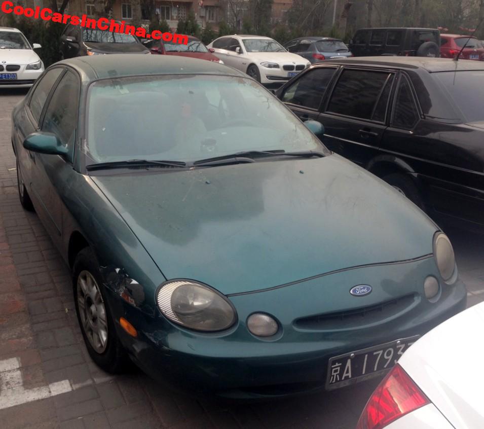 Ford Taurus With Black Plates In China - CoolCarsInChina.com